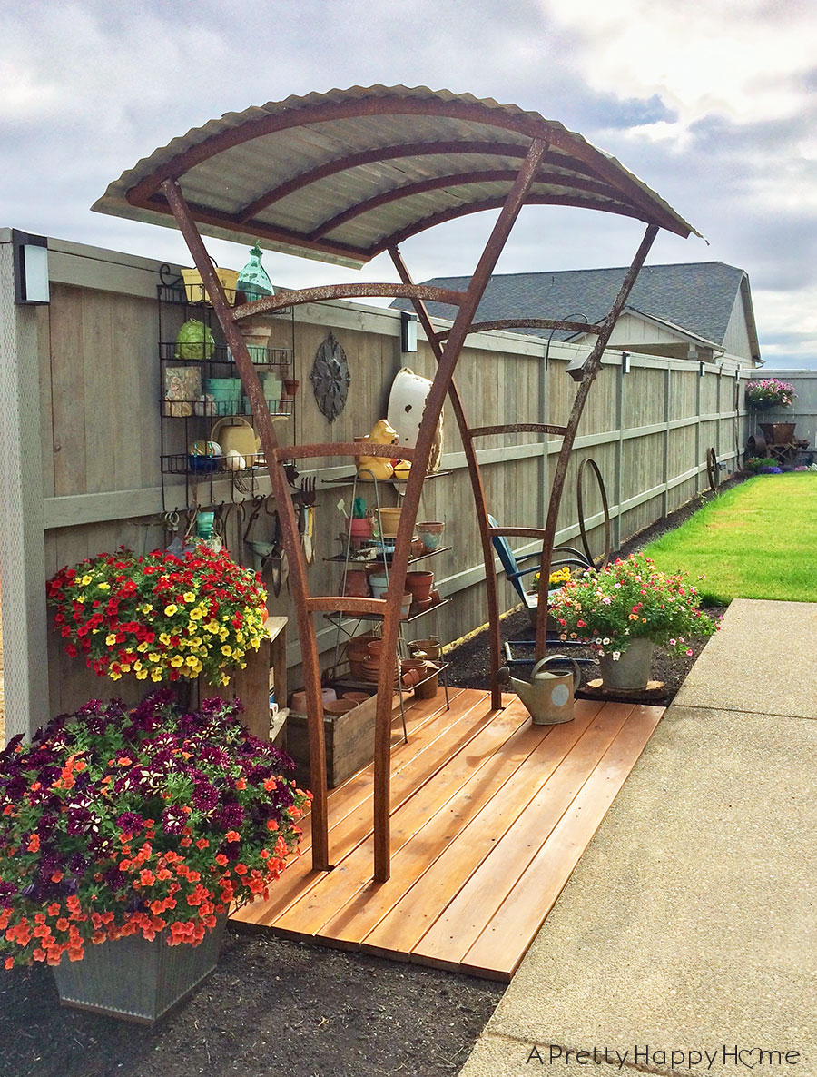 Come be inspired by this unique bus stop gardening station!